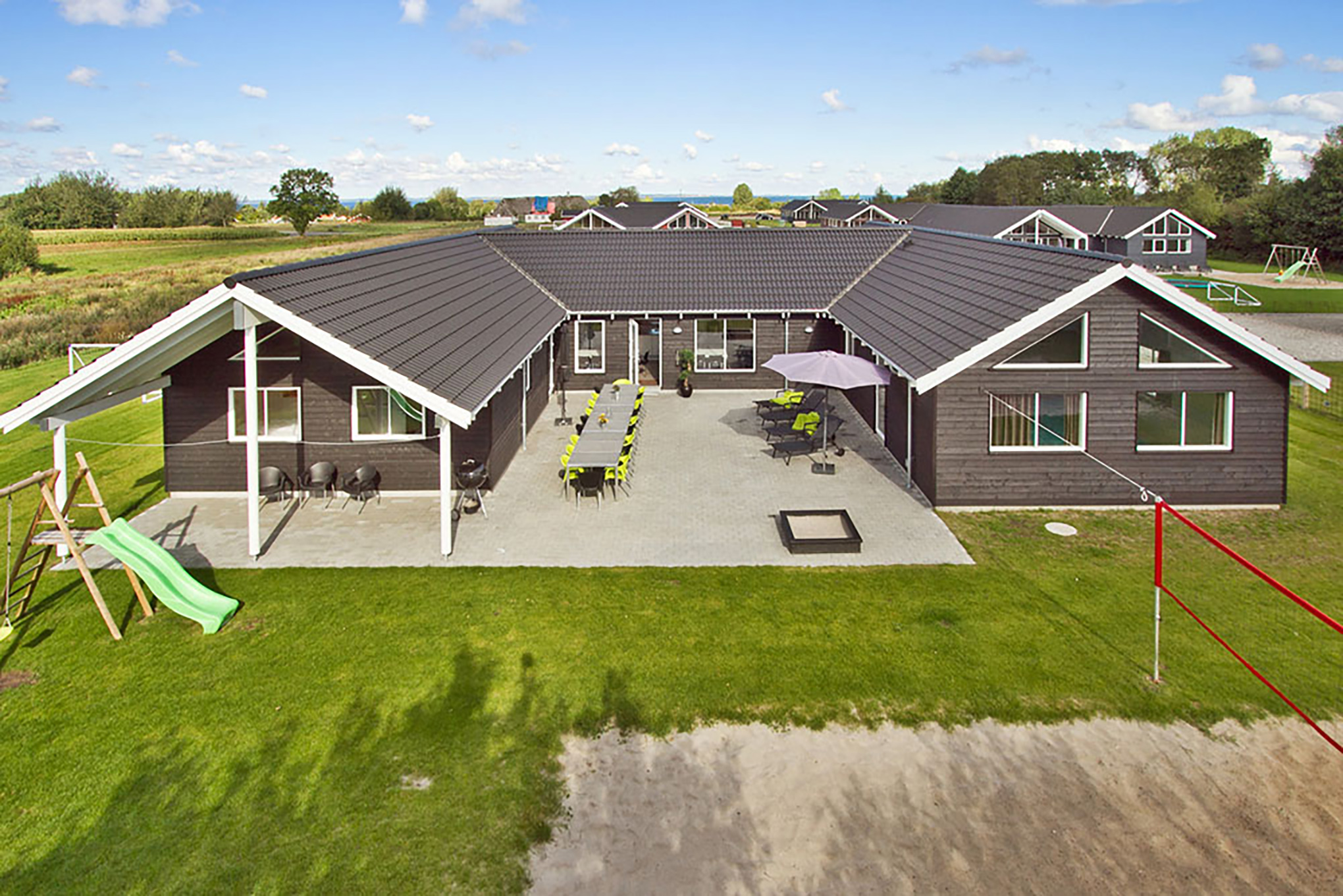 Skanlux poolhus – Als – 20 personer | Warming Liebhaverbolig